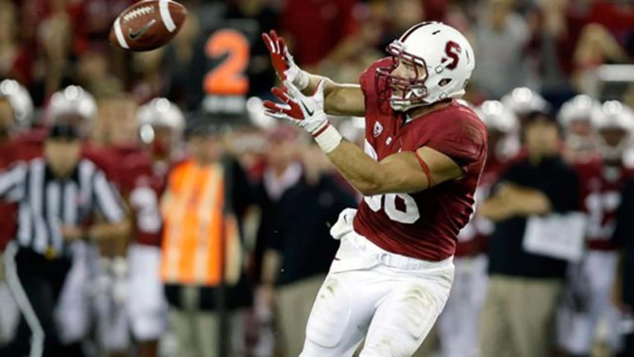 Chiefs release DE Hicks