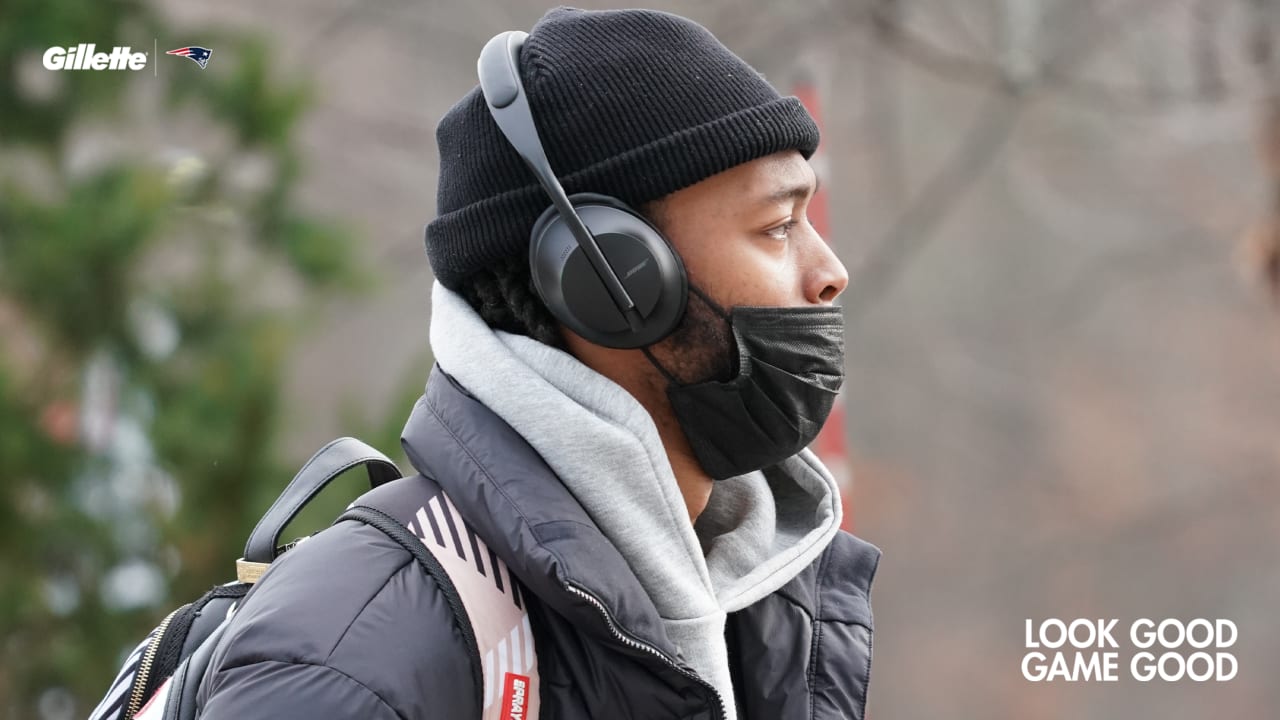Photos: Pregame Week 12: Inside the Patriots Locker Room and Player ...