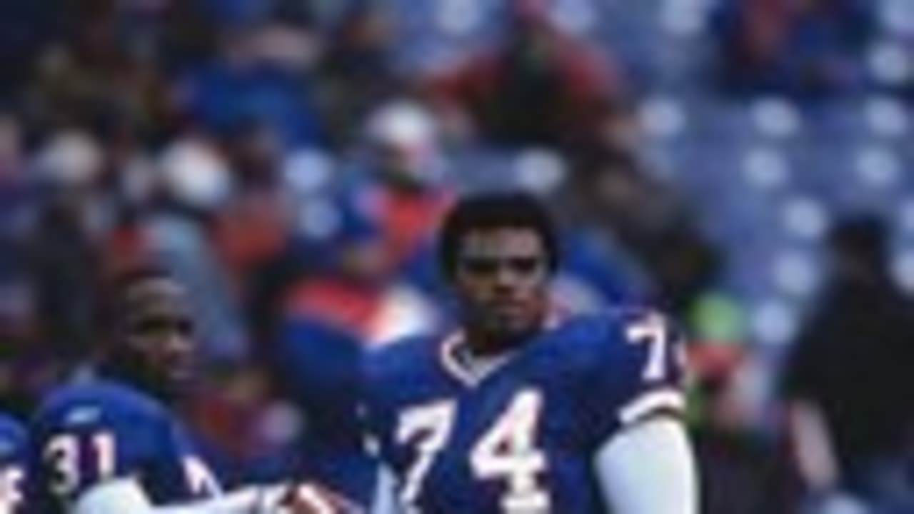 Patriots sign Sullivan