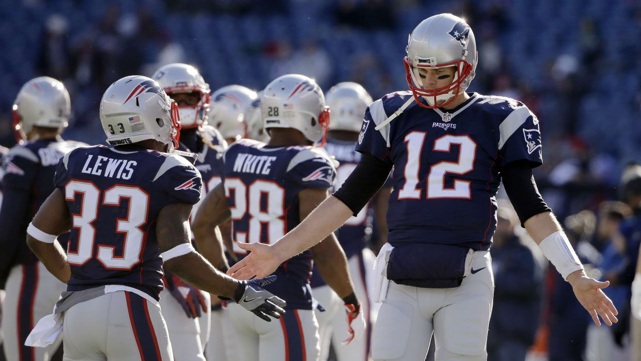 Game Notes: Patriots win 10 games for 14th straight season