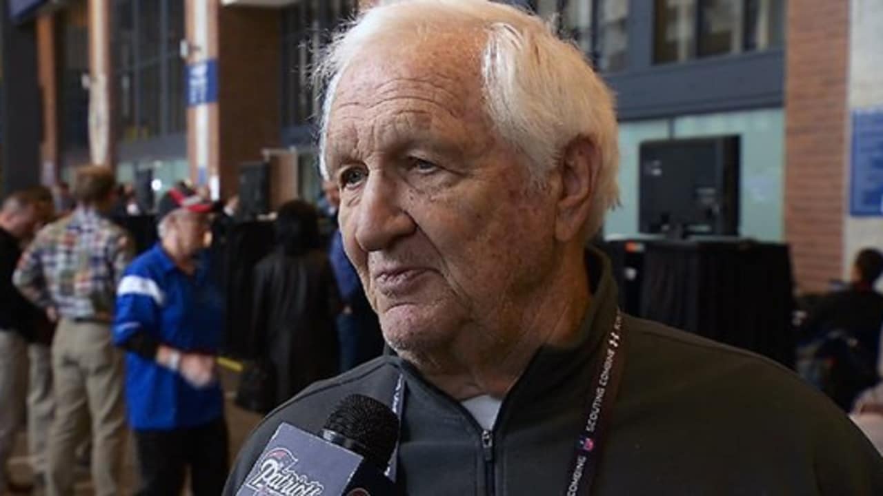 Bears' Hester sets NFL record for TD returns