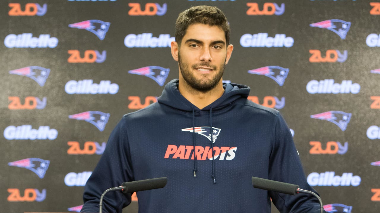 Un Jimmy Garoppolo concentrado