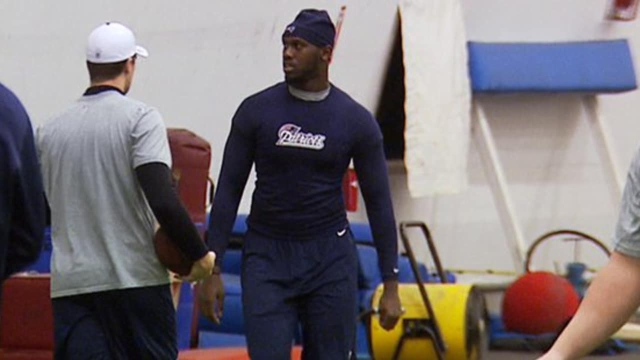 Lepsis signs four-year contract with Broncos