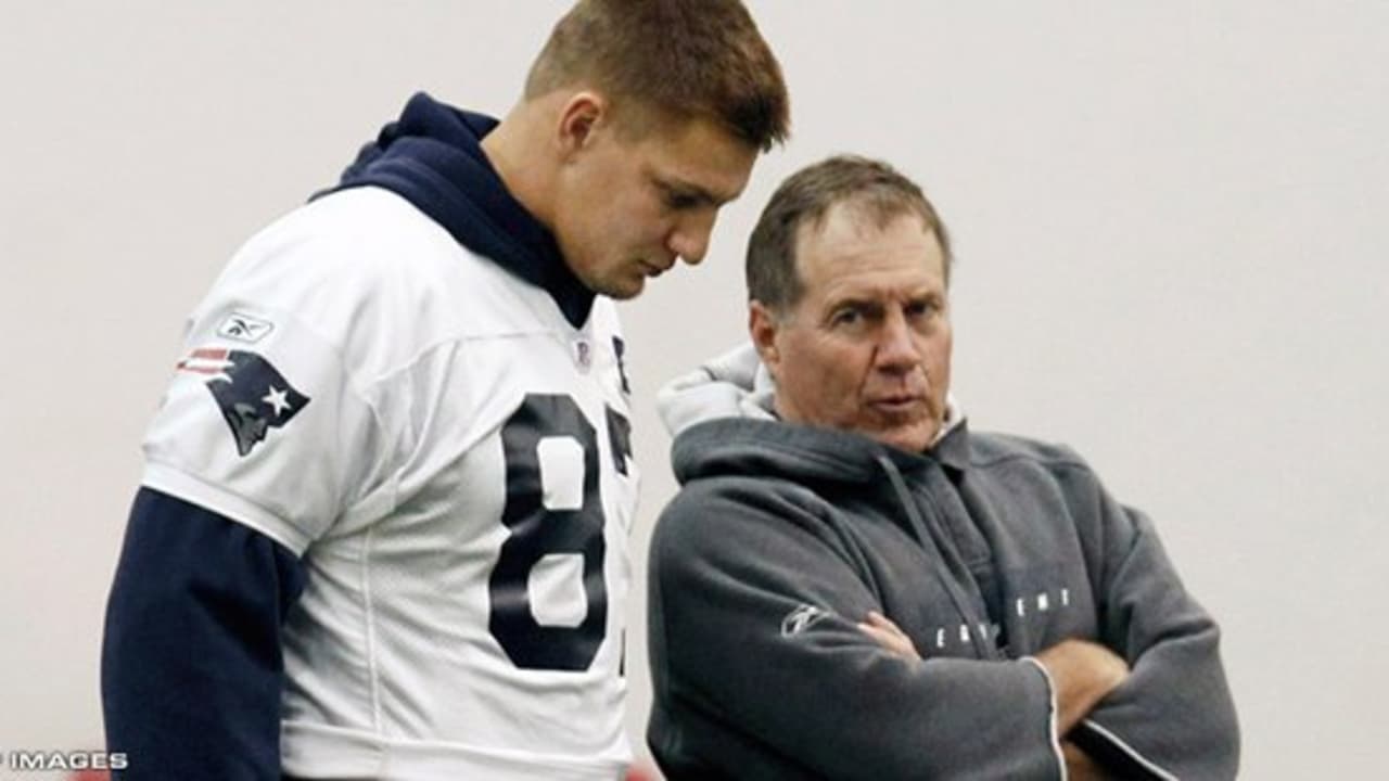 Bears' Tank Johnson can travel to Super Bowl