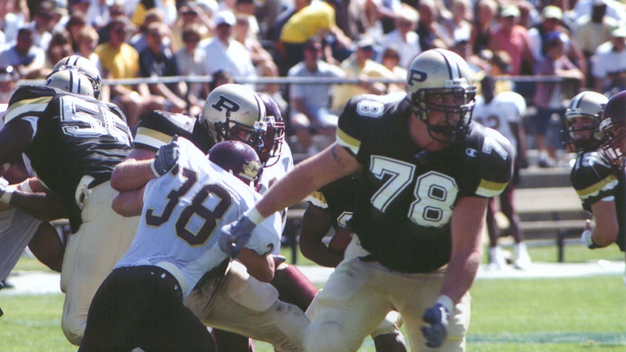 Matt Light used to protecting Drews