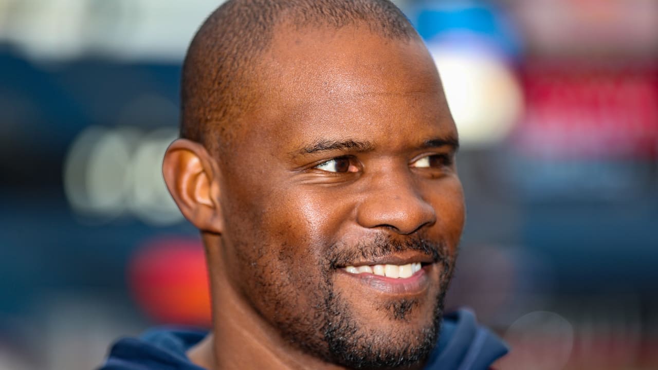 Brian Flores 11/6: 'Titans will be a huge test for us on the road'