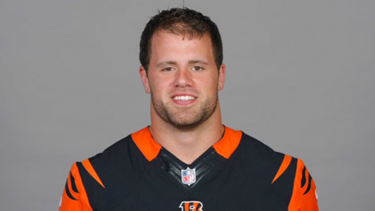 Patriots sign RB James Develin to practice squad