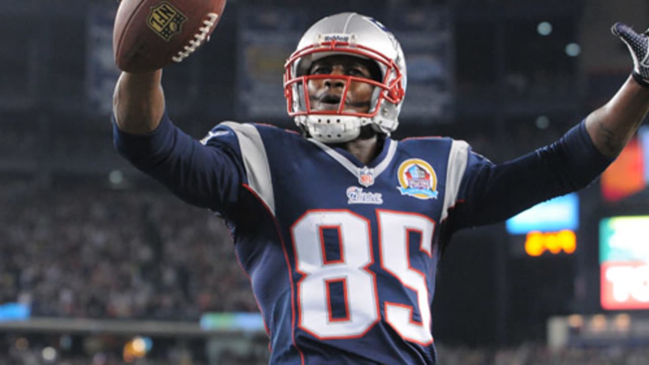 Patriots release veteran WR Brandon Lloyd