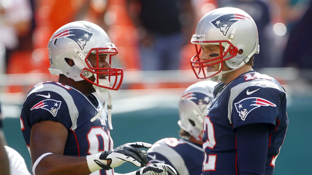 Training Camp Position Battle: Daniel Fells vs. Zach Sudfeld