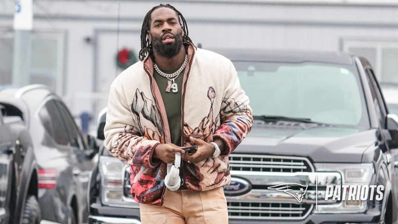 Matthew Judon lovingly, hilariously mocks Mac Jones's fashion