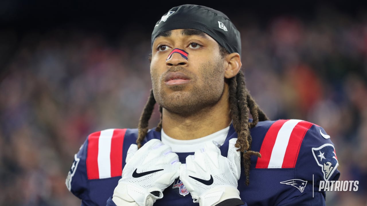 NFL Notes: Gilmore tops Pats to-do list