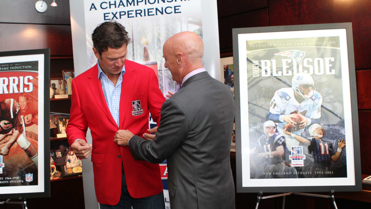 Drew Bledsoe and Jon Morris inducted to Patriots Hall of Fame