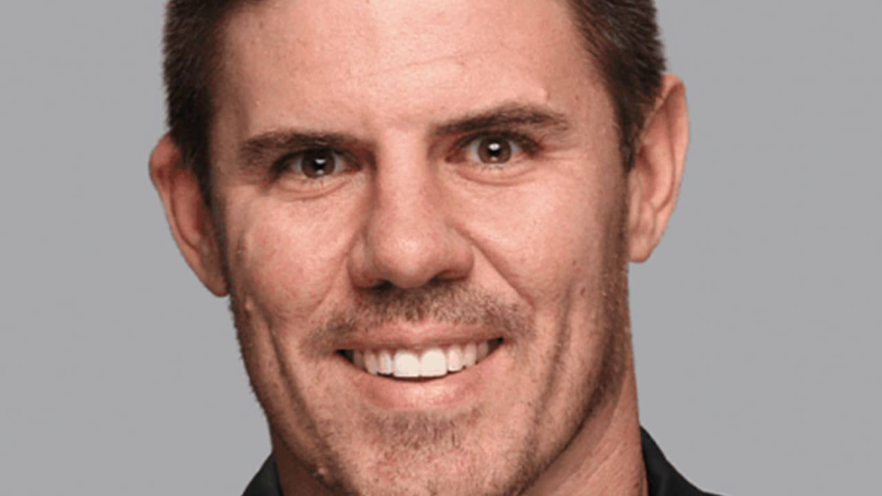 Matt Edwards [Profiles] • Instagram, Twitter, TikTok | Foller