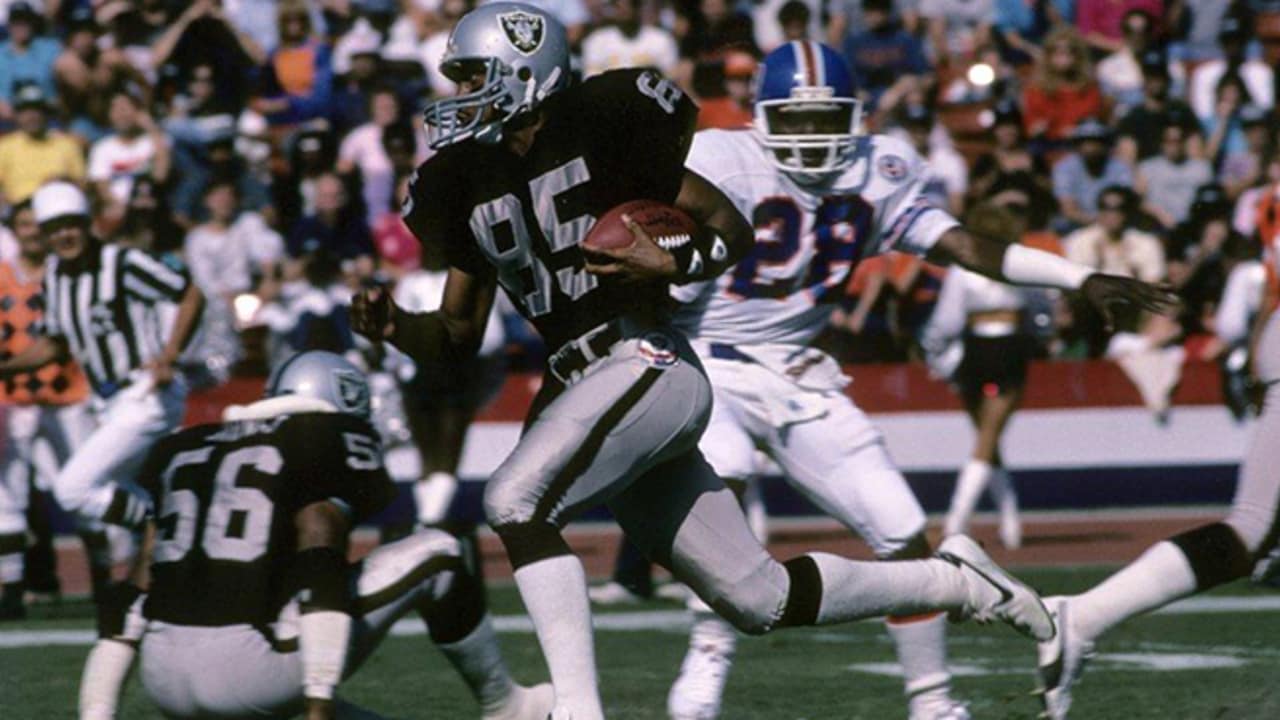 Raiders And Broncos Set To Renew Division Rivalry In Denver