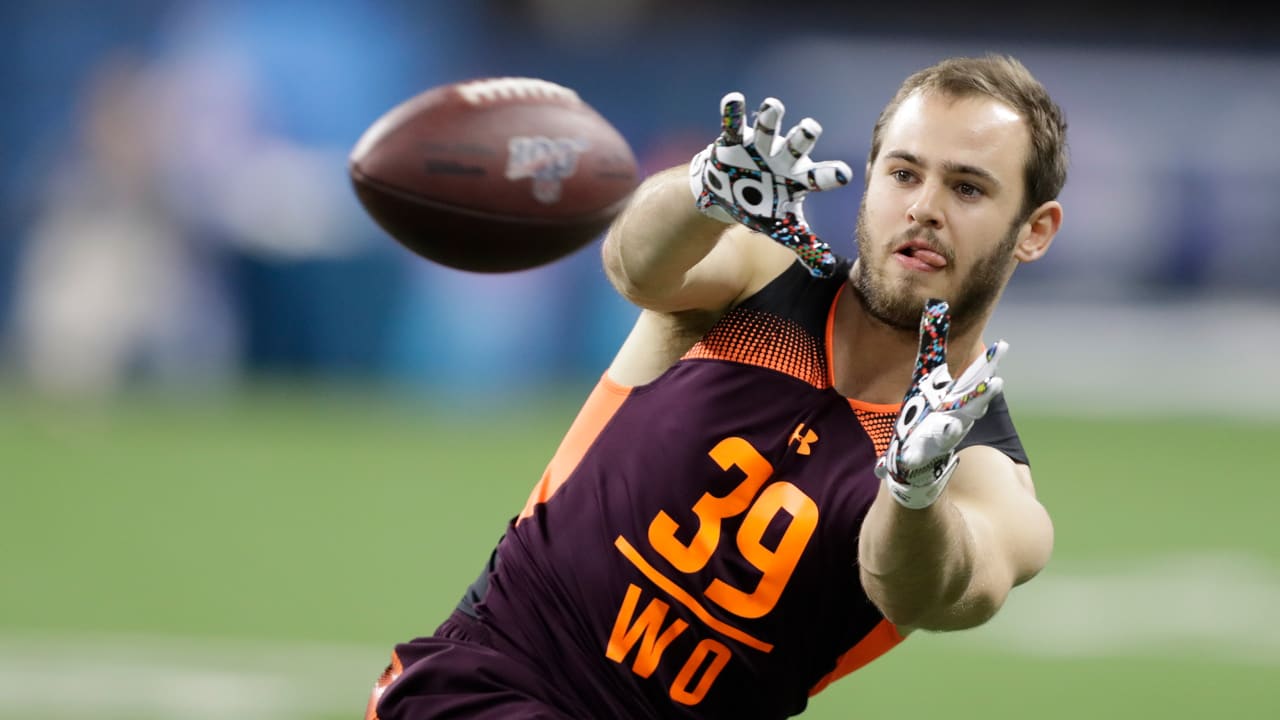WR Hunter Renfrow's 2019 NFL Scouting Combine highlights WR Hunter Renfrow's 2019 NFL Scouting Combine highlights