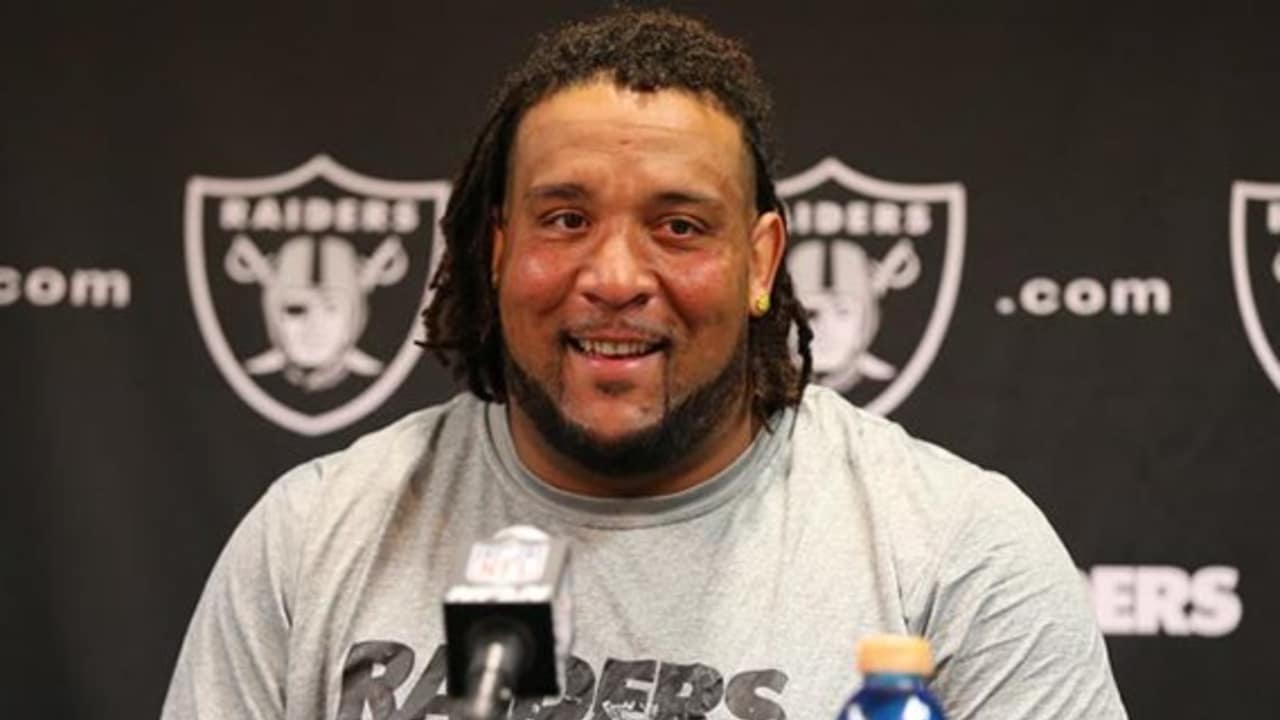 Donald Penn Set to Anchor Raiders O-Line