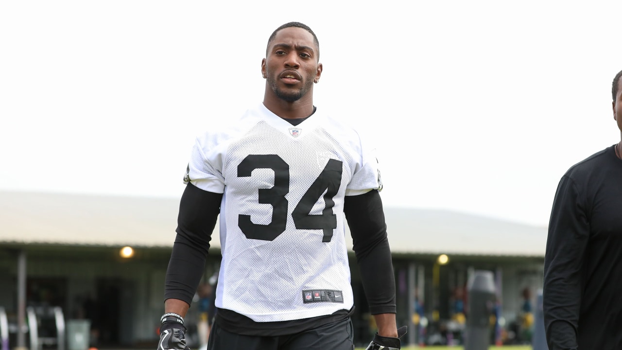 Raiders sign running back Mack Brown