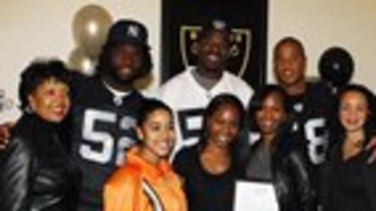 Raiders Offer Assistance for Thanksgiving