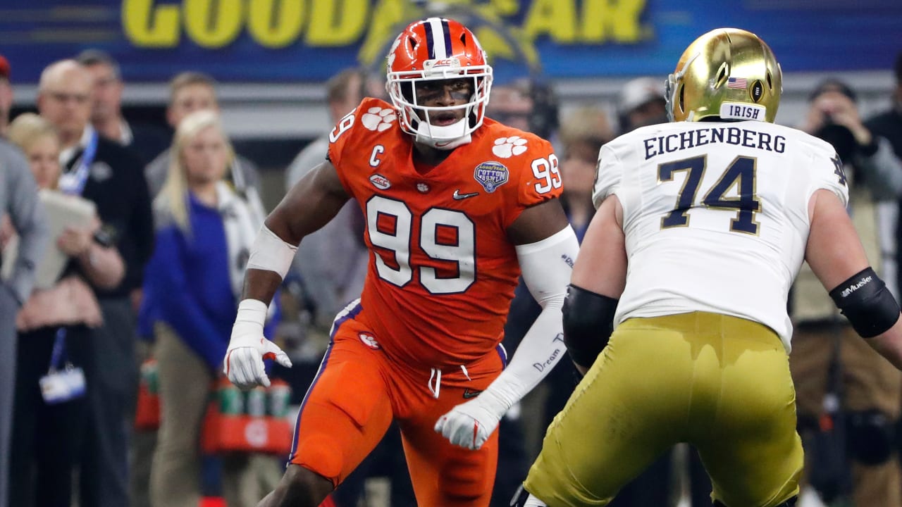 Raiders Seleccionan a Clelin Ferrell