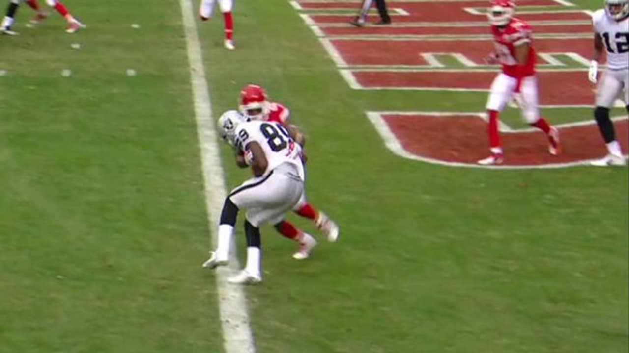 Q4 Derek Carr delivers a 1-yard TD pass to James Jones