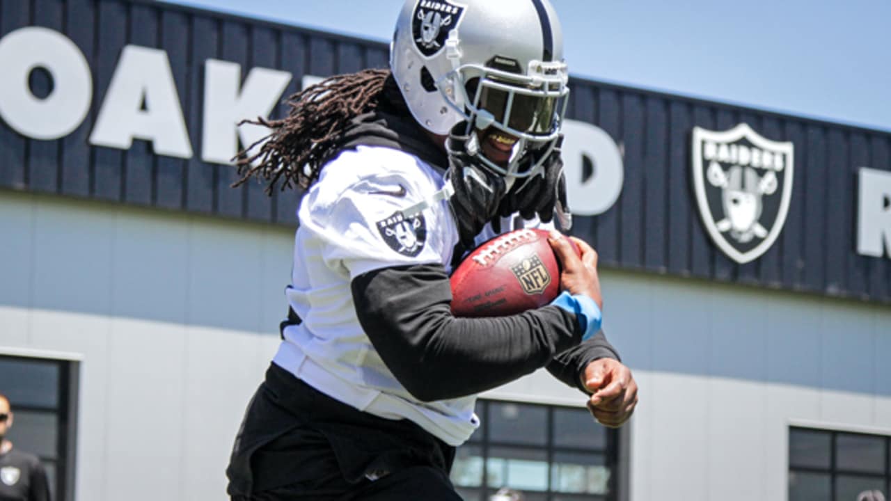 Raiders Running Back Marshawn Lynch Tops Jersey Sales In 14 States