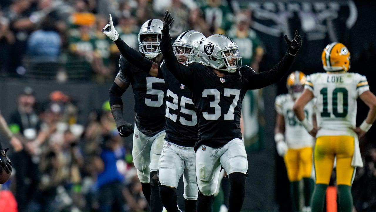 Social Reactions: Raiders celebrate Week 5 win over Packers