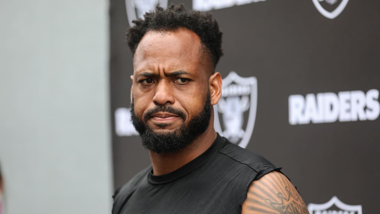 LB Derrick Johnson: "If you are going to be a leader, you need to be ...