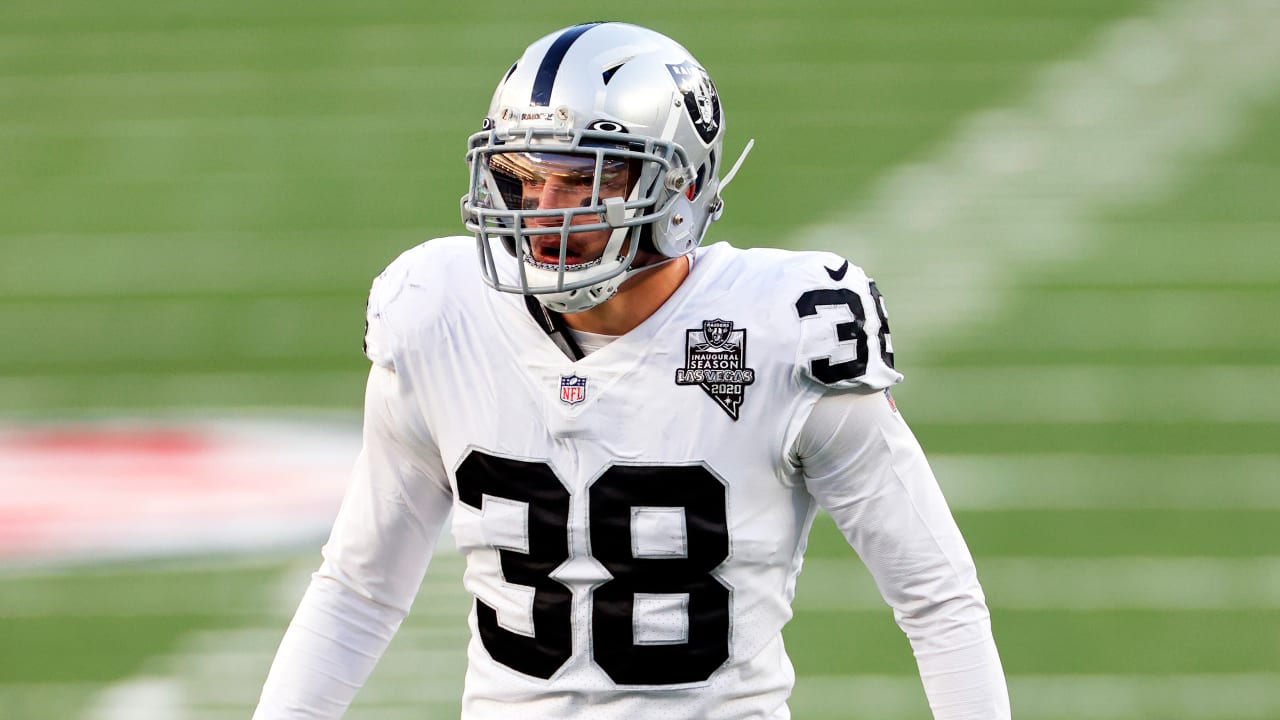 Jeff Heath swats Drew Lock's pass on third down to prevent a touchdown