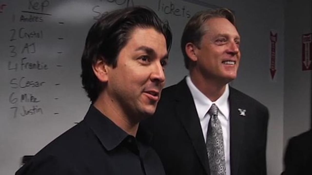 Coach Del Rio Meets Raiders Staff