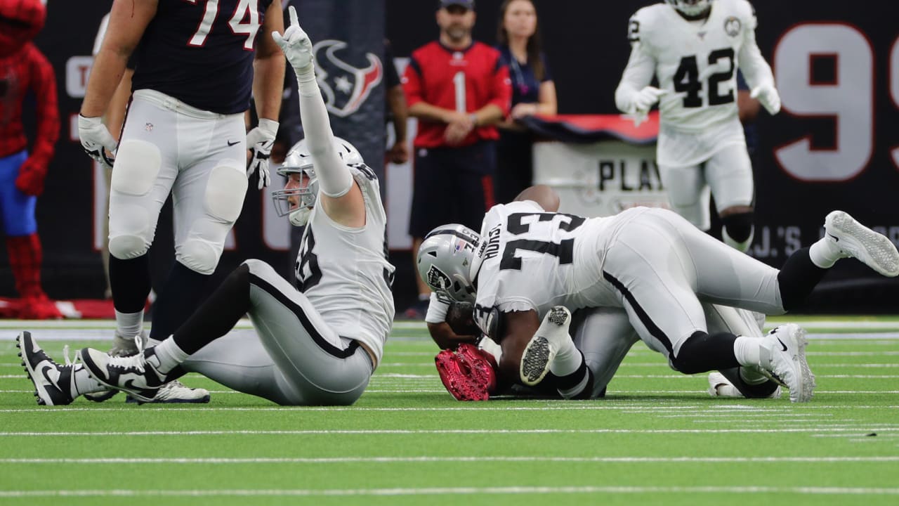 Raiders' relentless pass rush drops Watson on third down