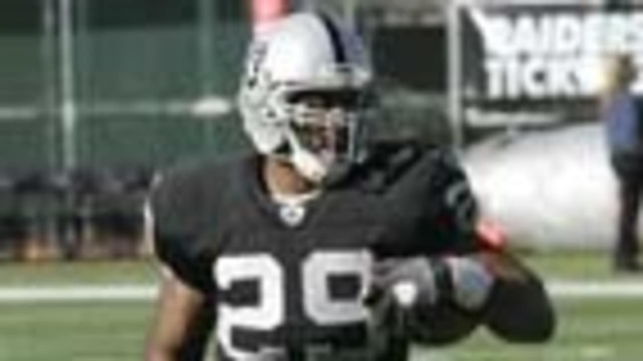 RB Michael Bush Re-Signs with the Raiders