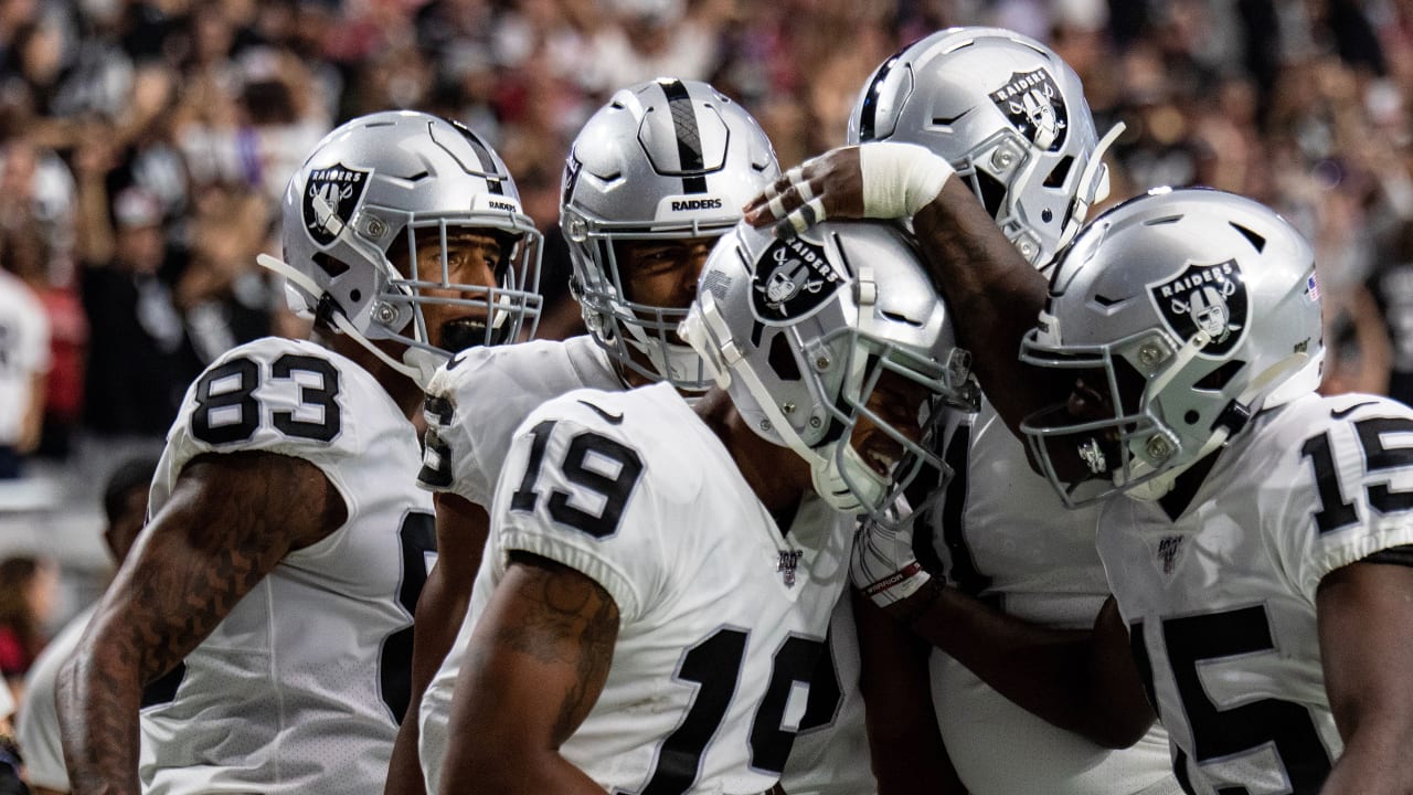 Derek Carr leads the starters to a touchdown on the opening drive ...