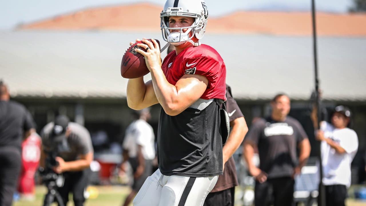 Raiders Quarterbacks Laying Foundation For 2017