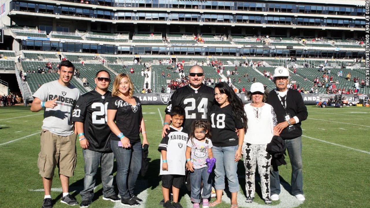 Fan Photos - Raiders vs. Redskins