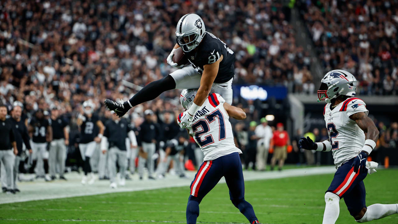 Raiders 2023 Week 6 Highlights vs. Patriots | Austin Hooper shows off ...