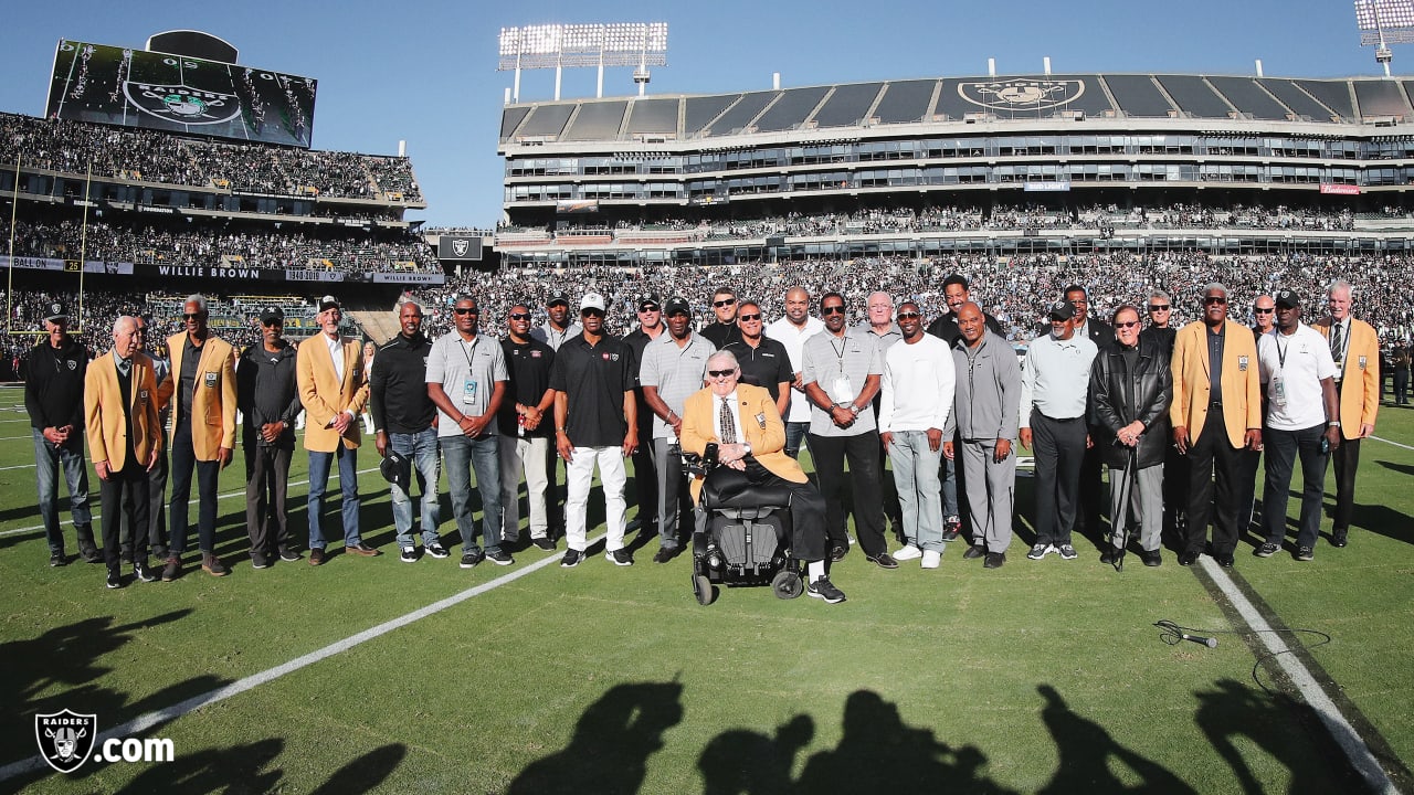 Sights of the Game: Week 9 Gameday Entertainment