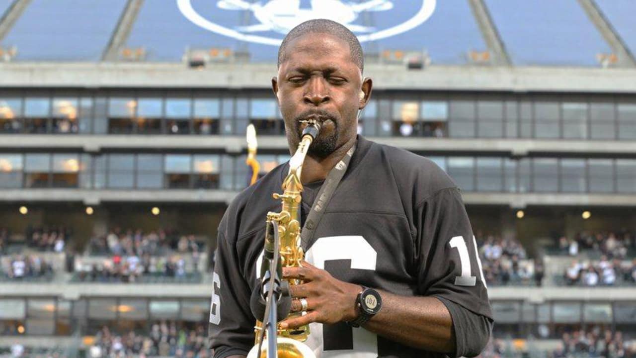 Oakland Raiders 2016 National Anthem Performances