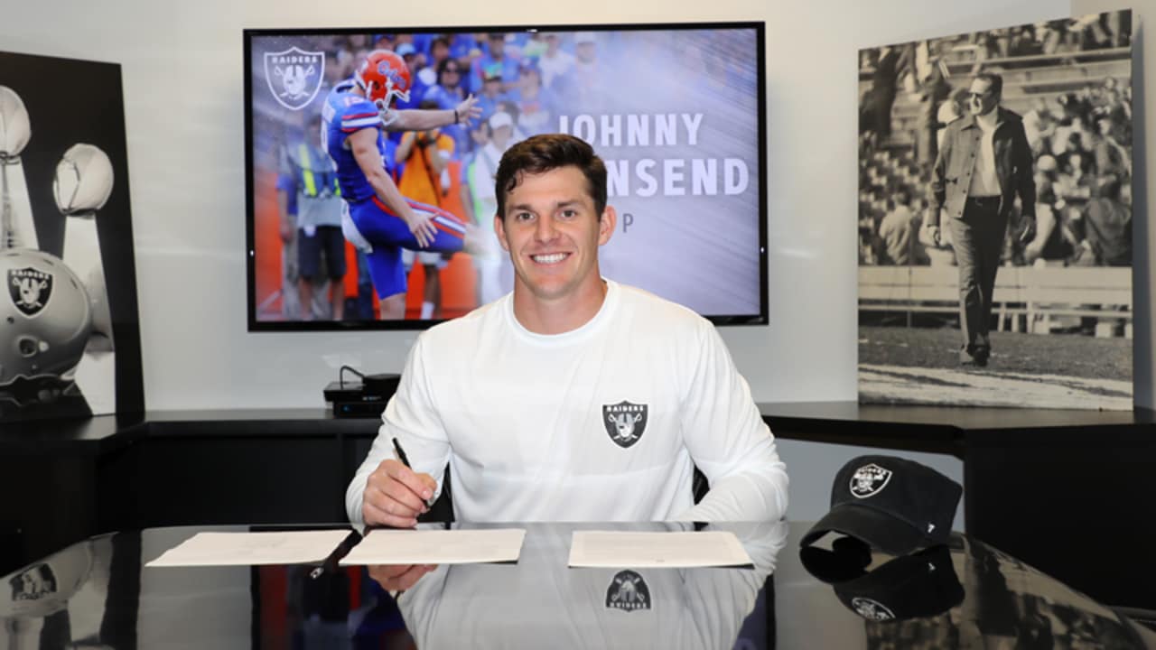 Raiders Sign Fifth-Round Pick Punter Johnny Townsend