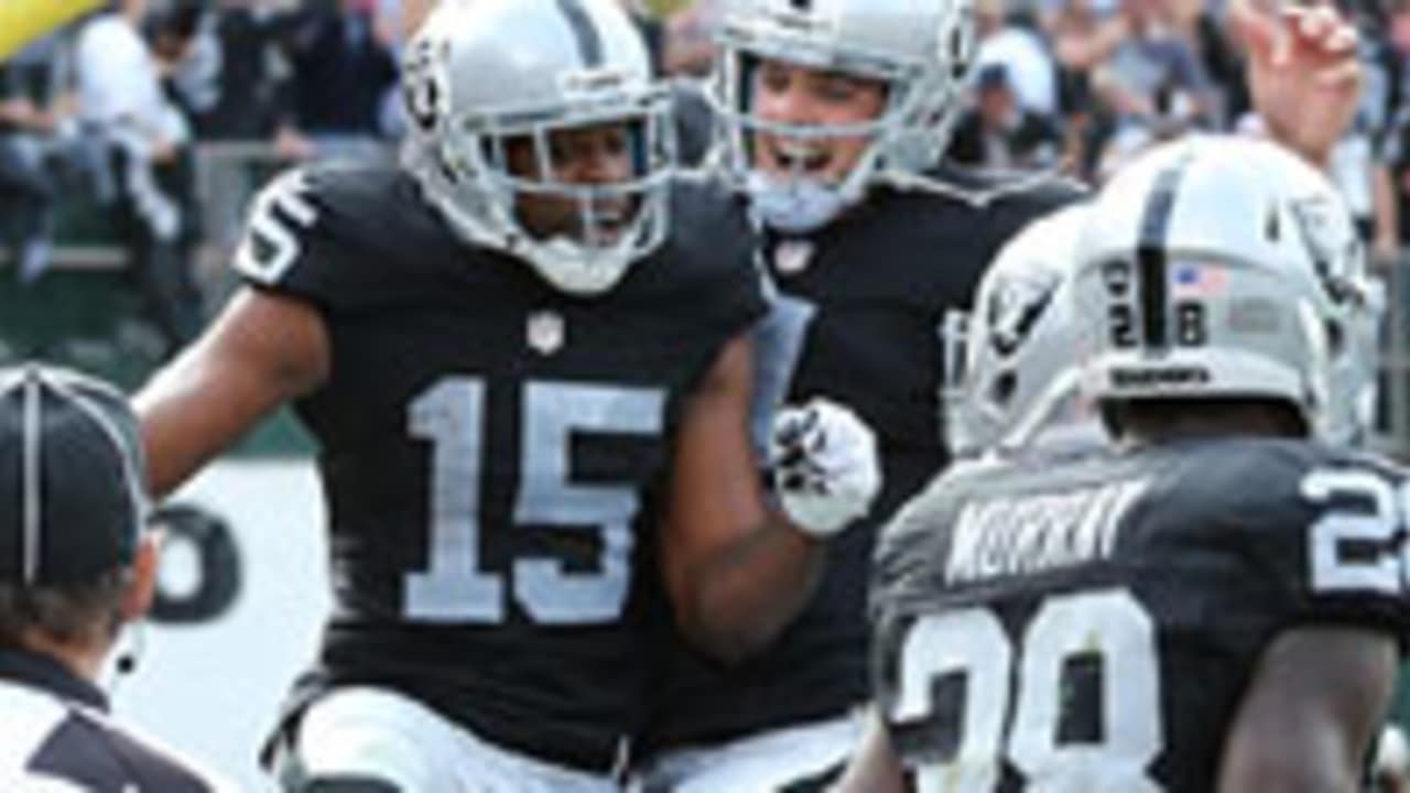 Derek Carr Gets His Wish As Michael Crabtree Inks Extension With Raiders