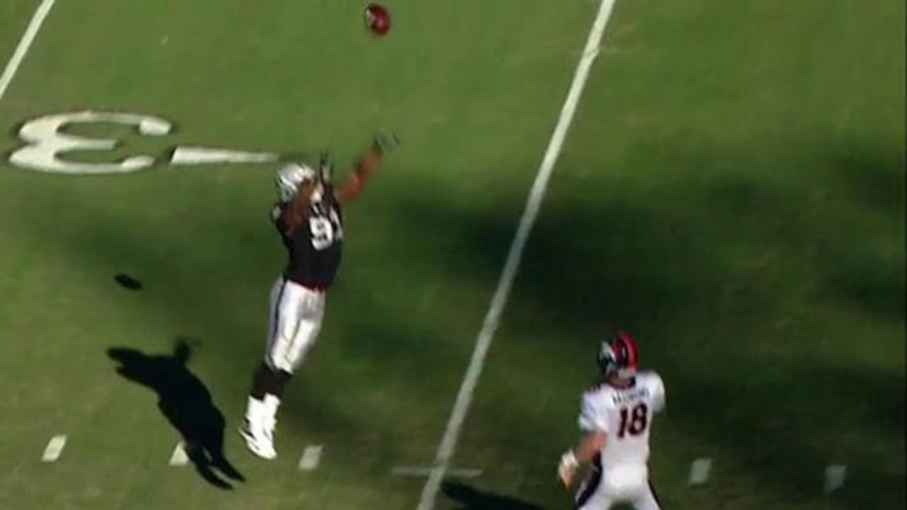 Wk 10 Can't-Miss Play: Tuck and Roll