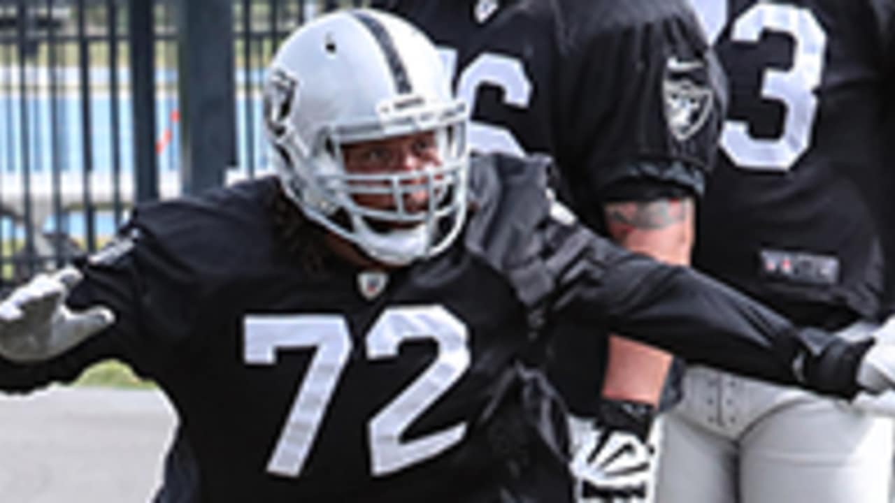 Notebook: Donald Penn Showing No Signs Of Slowing Down In 10th NFL Season