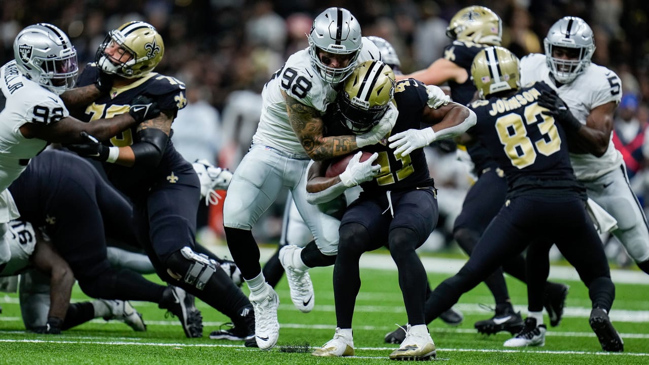 Crosby explodes through the line, sheds blocker for TFL