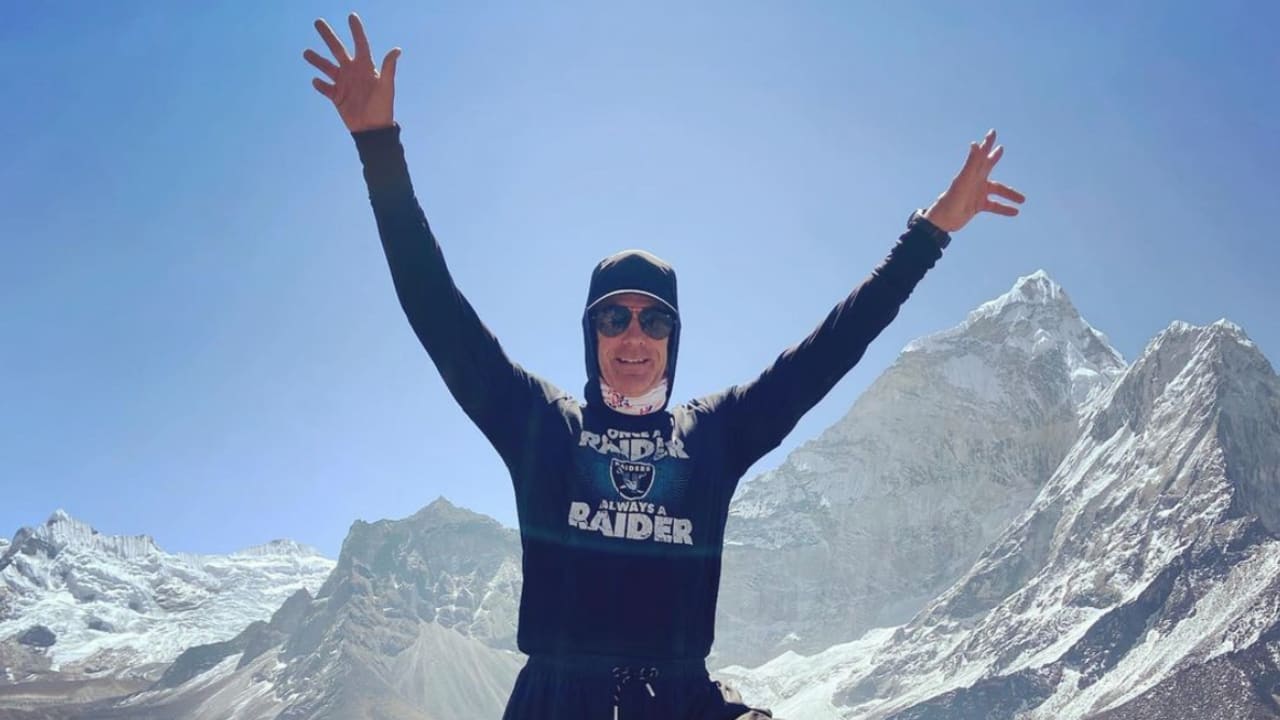 Former Raider Mark Pattison begins his quest to climb Mount Everest