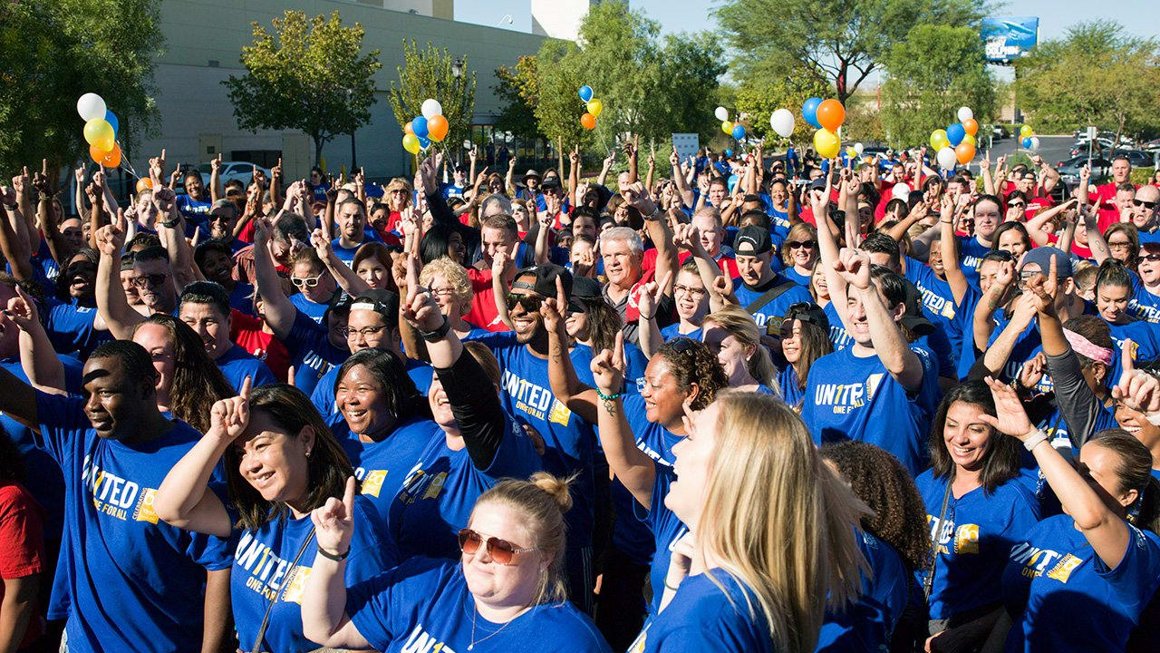Las Vegas: Raiders Teamed up with the United Way of Southern Nevada