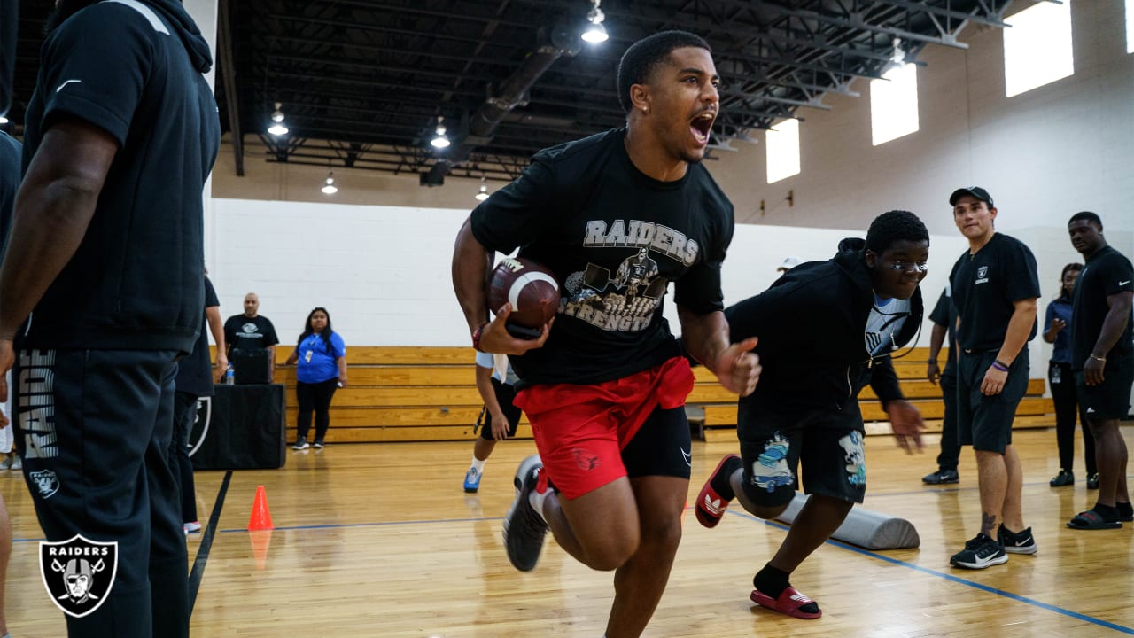 Photos: Las Vegas Raiders rookie class visits the Boys & Girls Club of ...