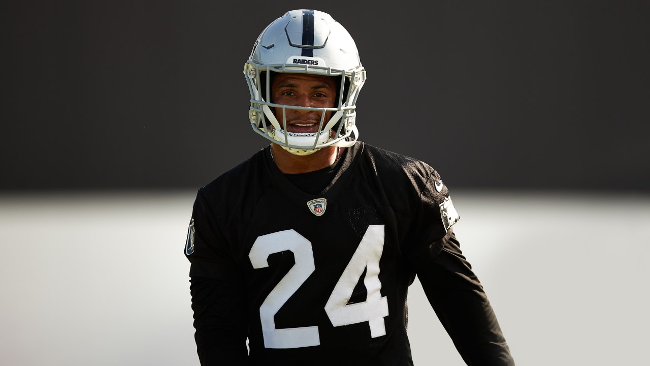 Johnathan Abram mic'd up at 2021 Training Camp: 'That boy sweat stank'