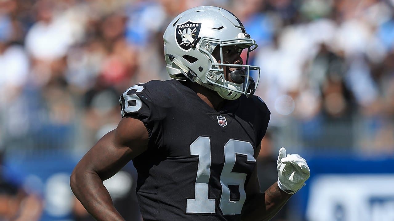 Can't-Miss Play: Johnny Holton Toe-Taps To Set Up Touchdown