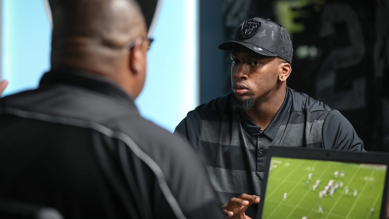 Rookie Clelin Ferrell breaks down some of his best plays from college