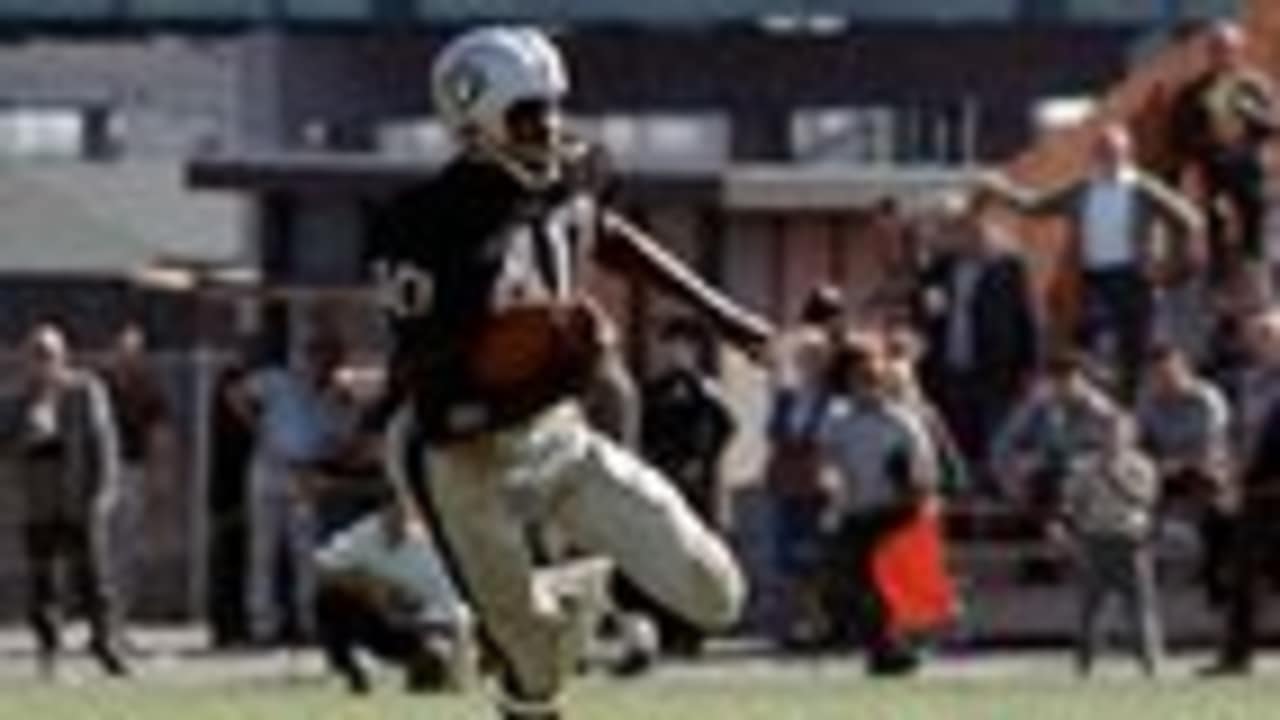 Raiders Stun Chargers in 1963