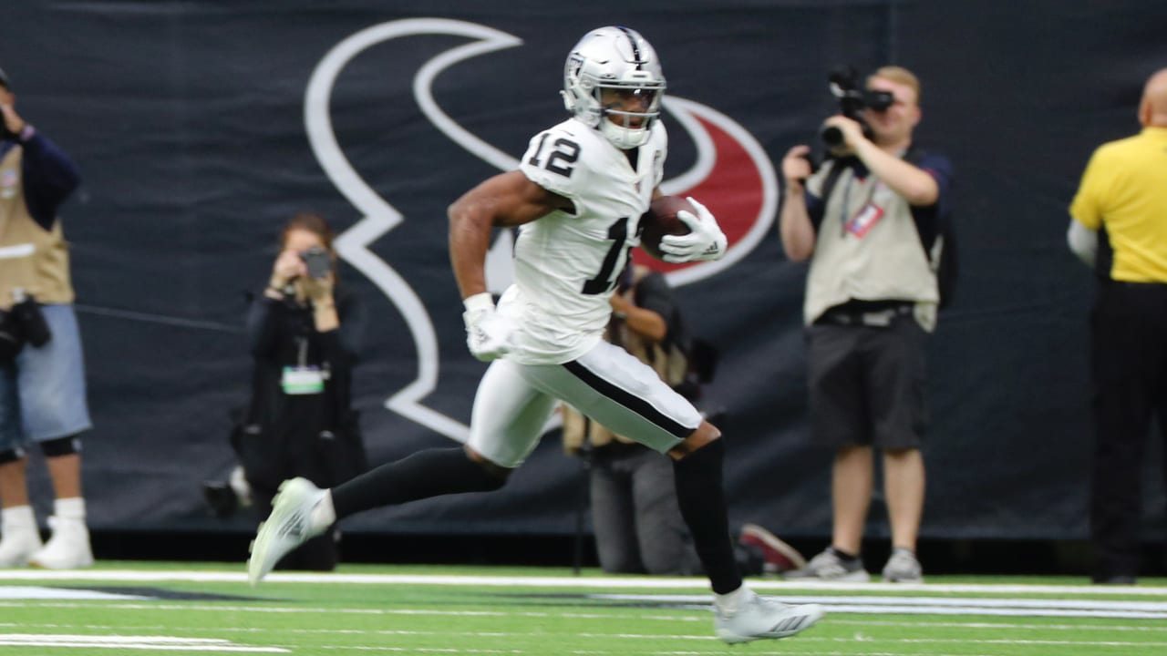 Jones' first catch as a Raider goes for 12 yards